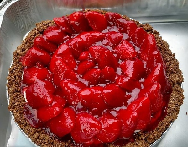 No Sugar Added Strawberry Pie (fake graham cracker crust) - Recipe ...